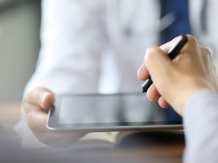 How to digitize your company documents? Feel free to do it today - Signi